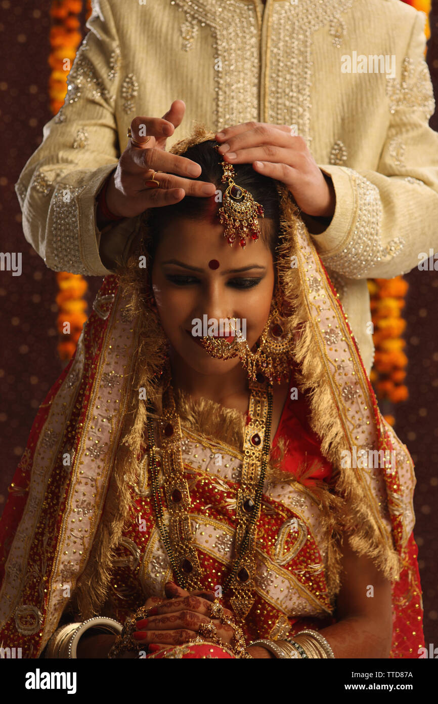 Sindoor daan hi-res stock photography and images - Alamy