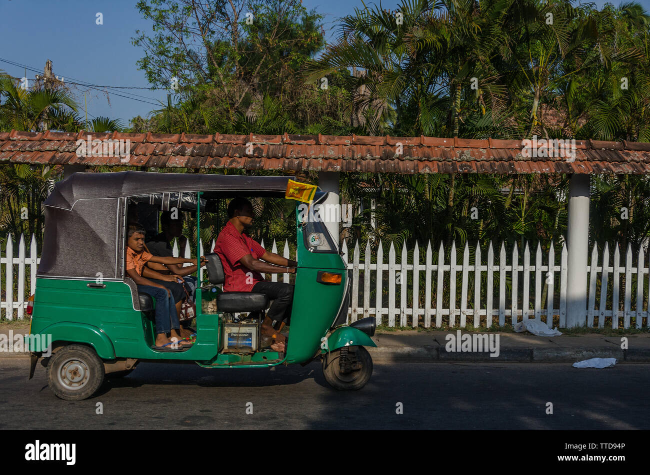 Fast tuk tuk sri lanka hi-res stock photography and images - Alamy