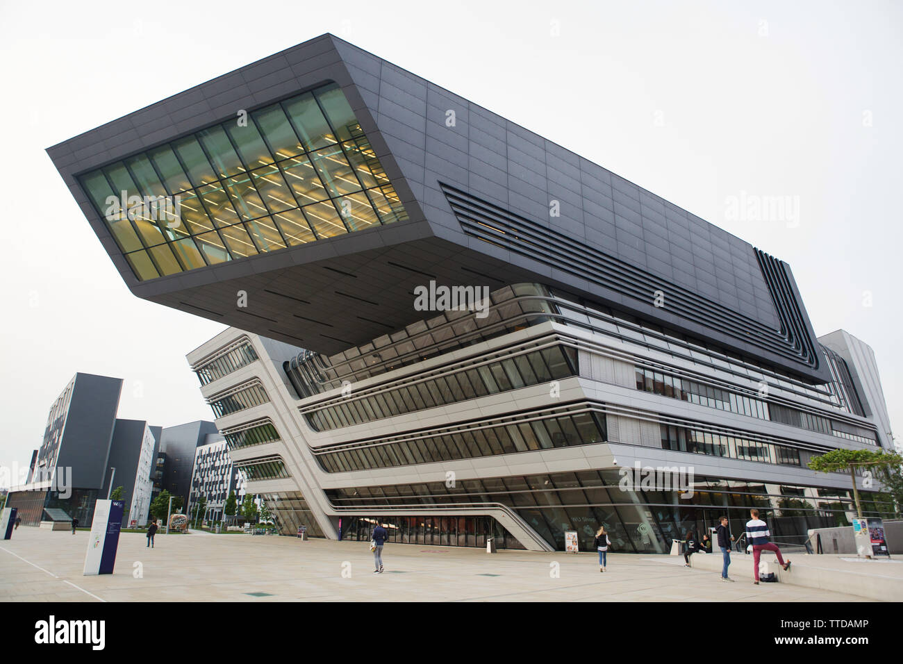 Library and Learning Centre of the Vienna University of Economics and ...