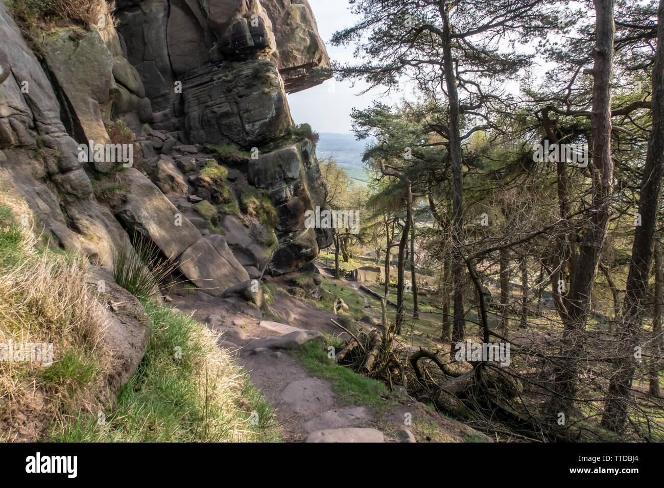 Footpath at the base of the Roaches rocky ridge, Peak District ...