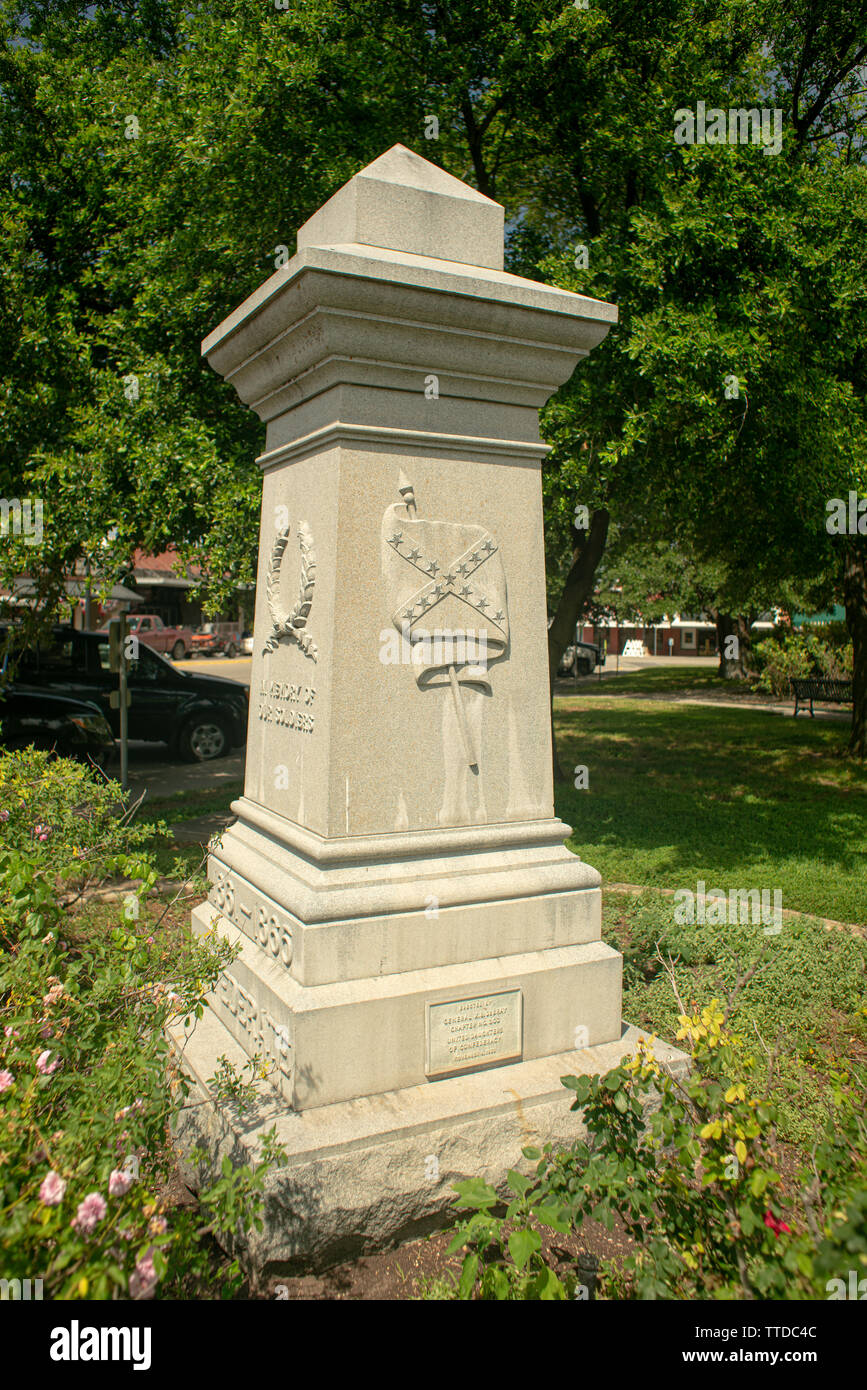 Confederate monument statue in the south Stock Photo - Alamy