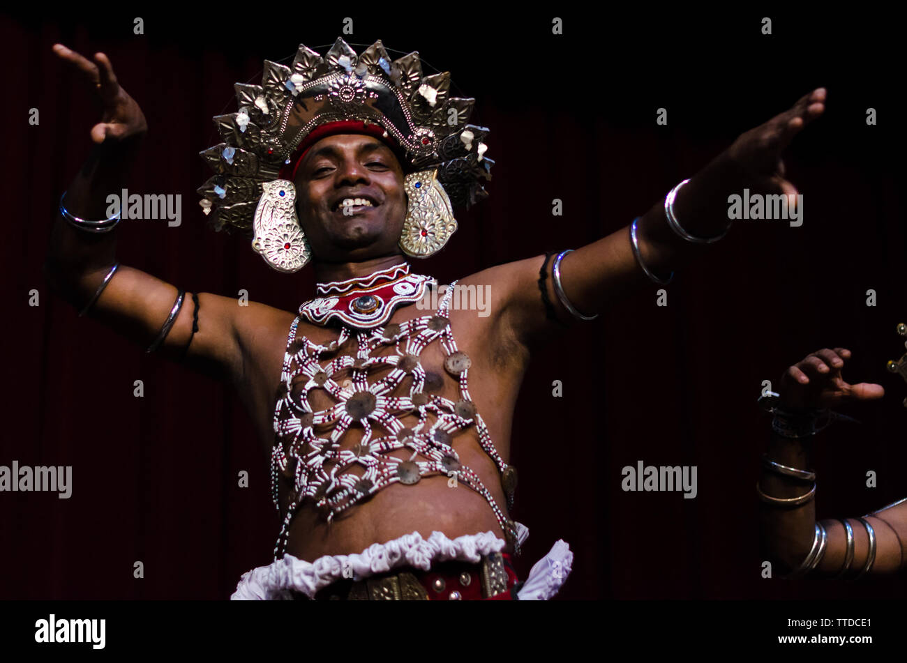 Kandian dancer hi-res stock photography and images - Alamy