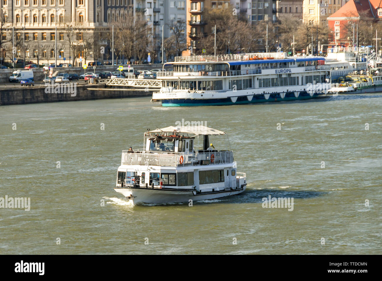 Cruising Boats Stock Photos & Cruising Boats Stock Images - Alamy