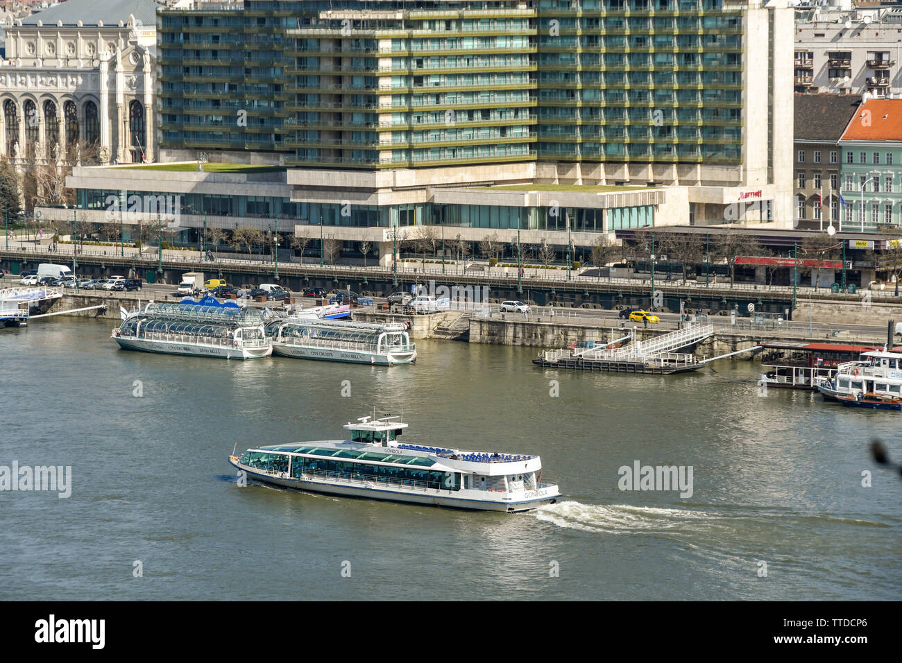 BUDAPEST, HUNGARY - MARCH 2018: Tourist sightseeing river cruise boat ...