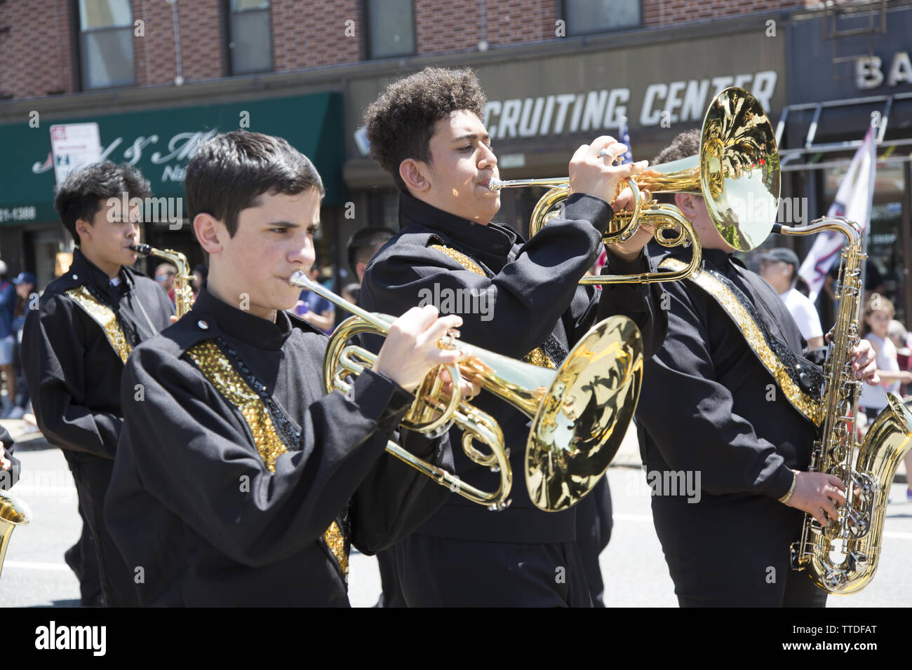 Band parades hi-res stock photography and images - Alamy