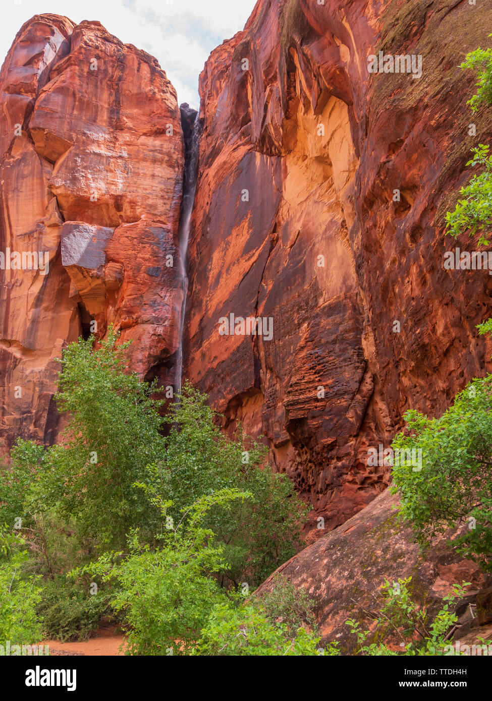 Waterfall in Johnson Canyon, Johnson Canyon Trail, Snow Canyon State ...