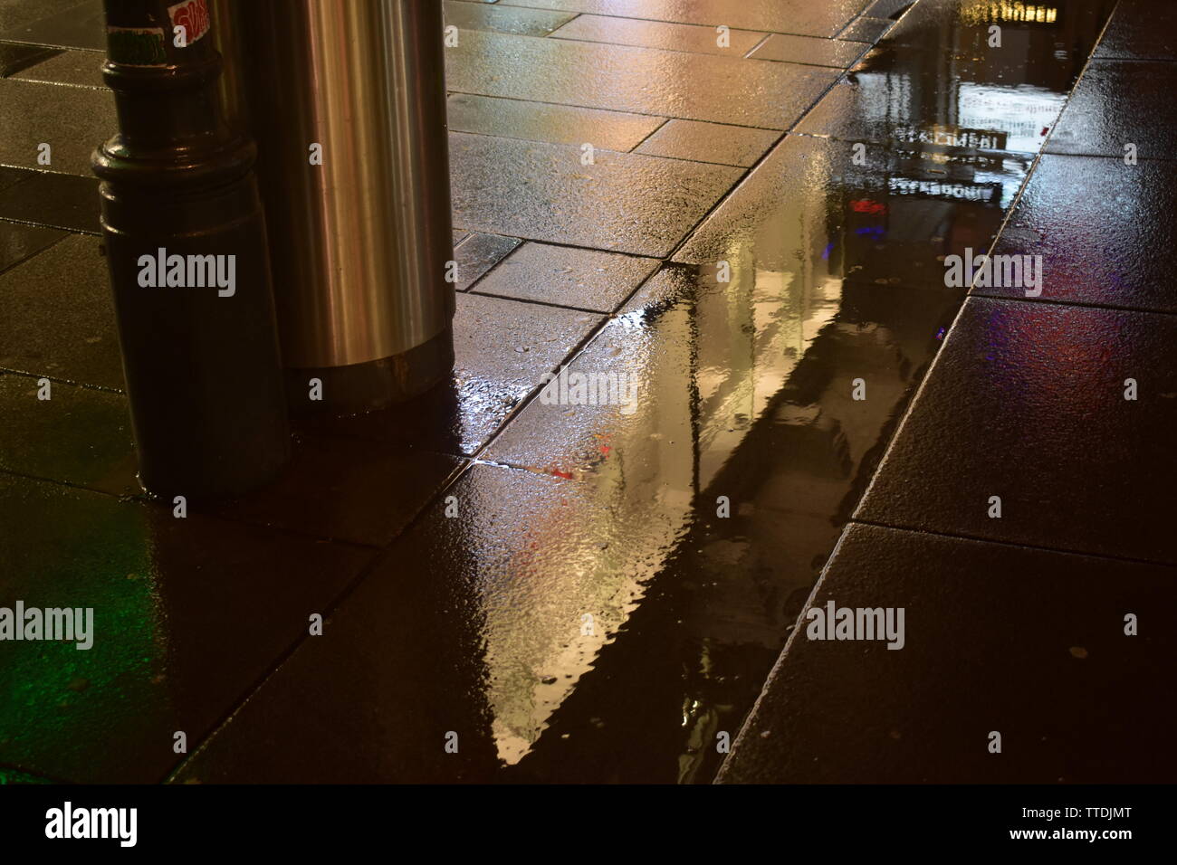 Water spill on floor hi-res stock photography and images - Alamy
