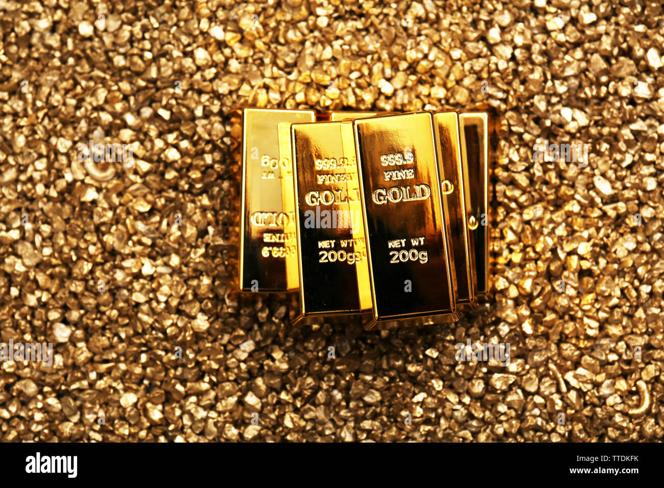 Gold bars nugget grains hi-res stock photography and images - Alamy