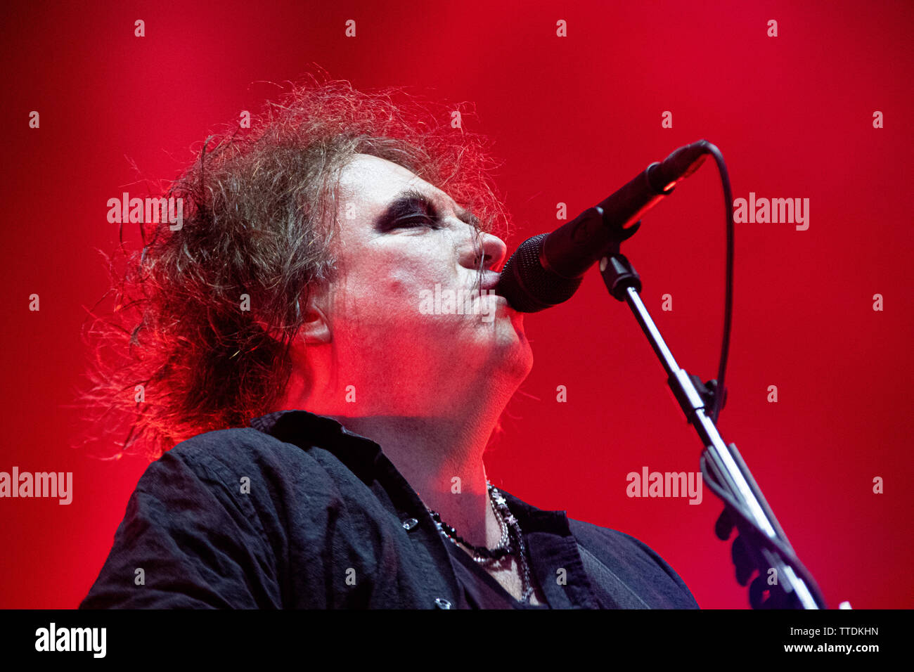 The cure gig hi-res stock photography and images - Alamy