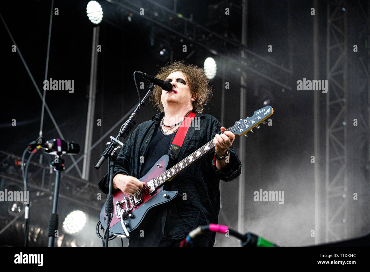 The Cure Frontman High Resolution Stock Photography and Images - Alamy