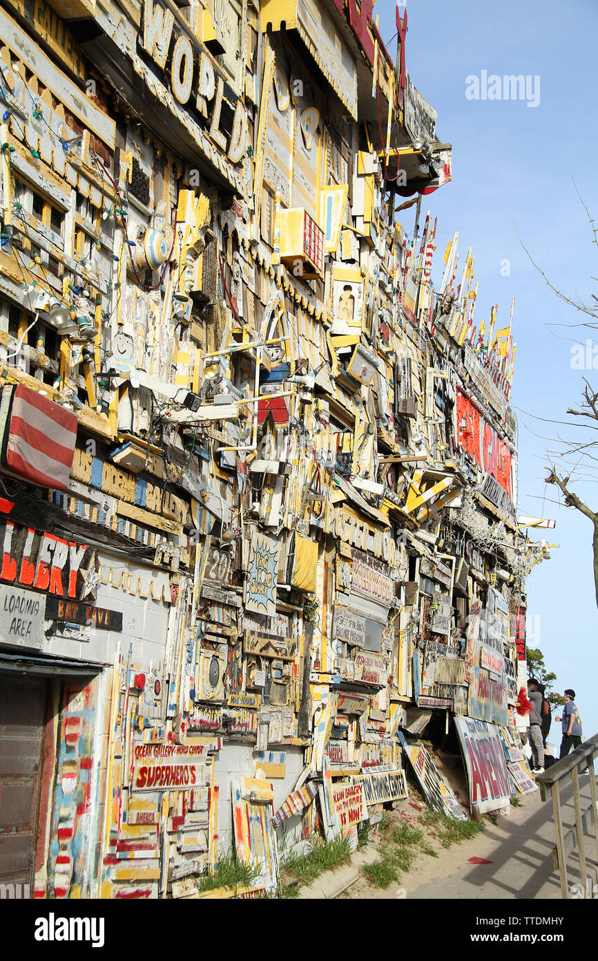 The iconic Ocean Gallery on the boardwalk of Ocean City, MD, USA Stock ...