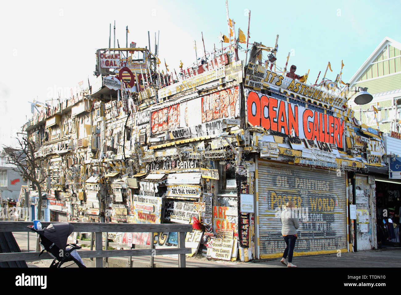 The iconic Ocean Gallery on the boardwalk of Ocean City, MD, USA Stock ...