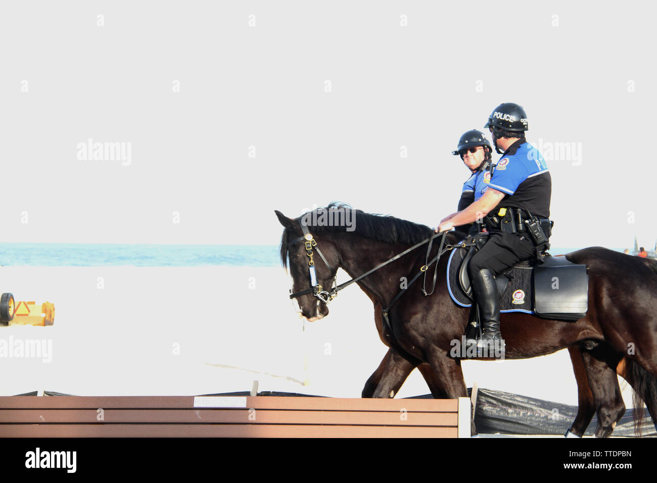 Mounted police on beach hi-res stock photography and images - Alamy