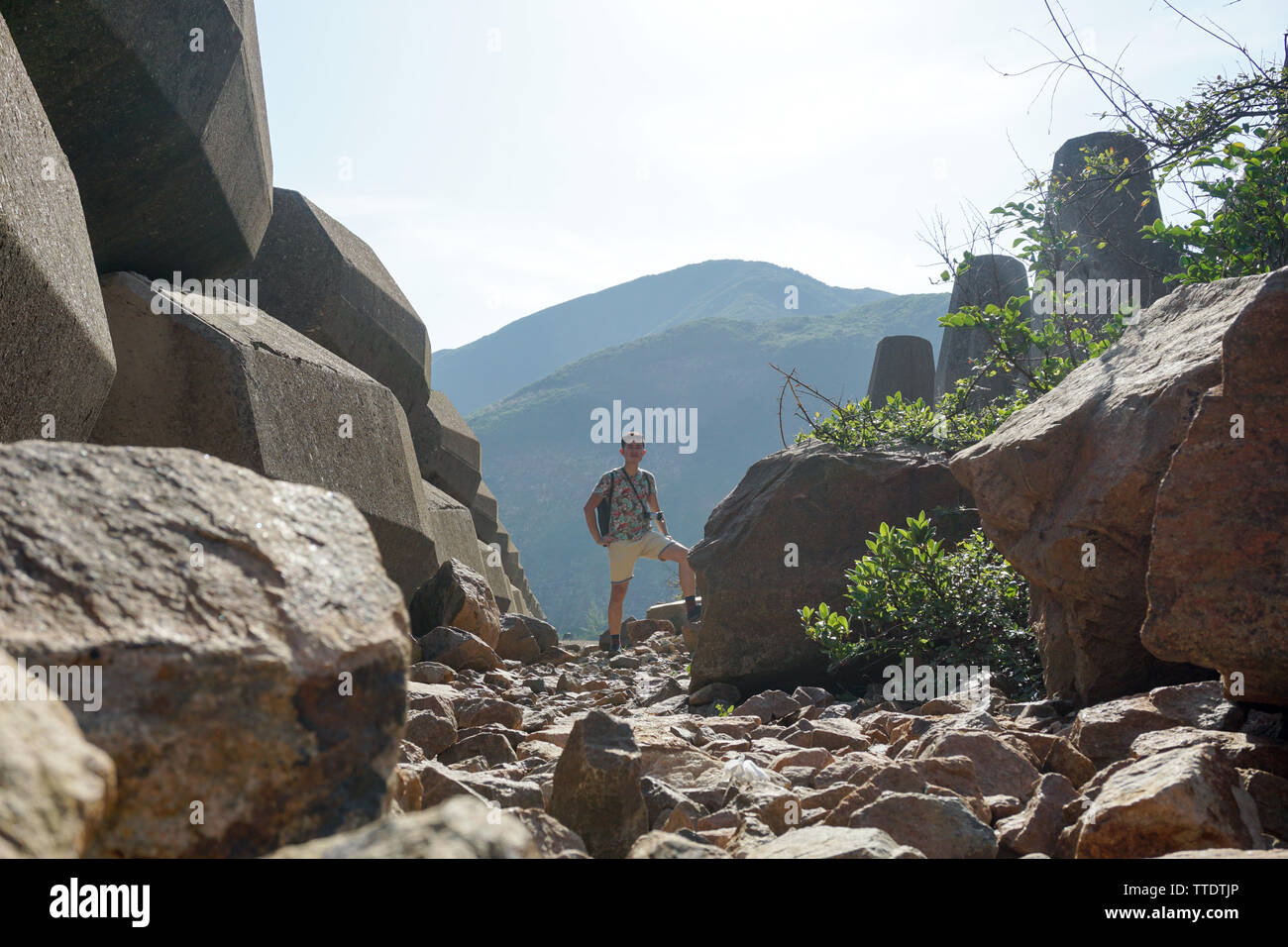 Explorer pose hi-res stock photography and images - Alamy