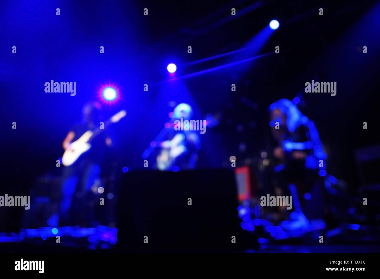 Blur vocalist hi-res stock photography and images - Alamy