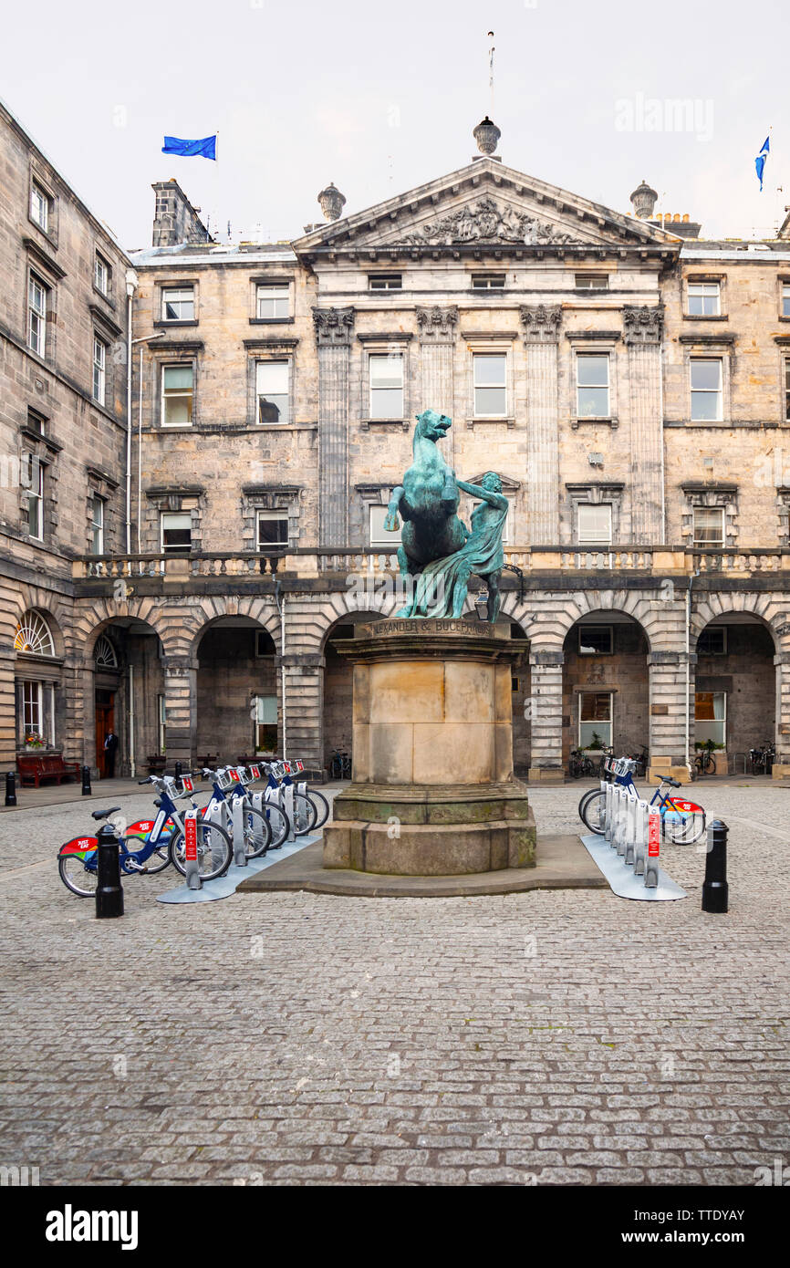 Quadrangle of Edinburgh City Chambers (1761, John Adam) off the Royal ...