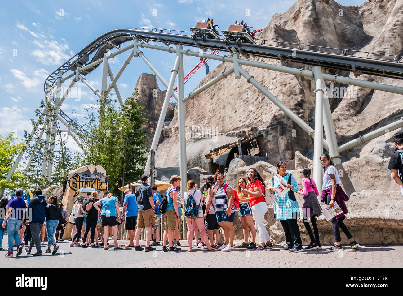 Roller coaster ride entrance lineup hi-res stock photography and images ...