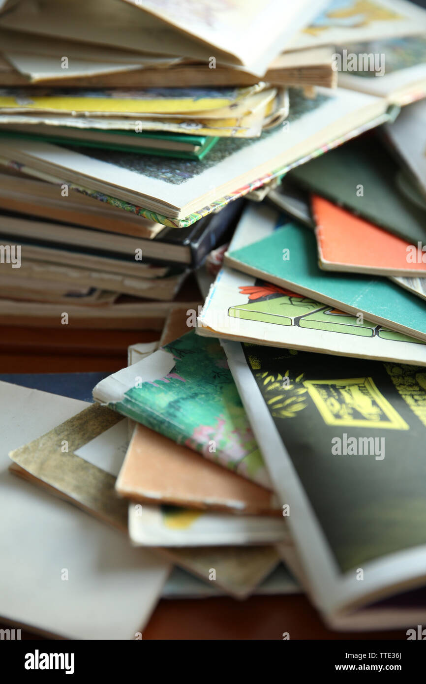Books and magazines background, close up Stock Photo - Alamy