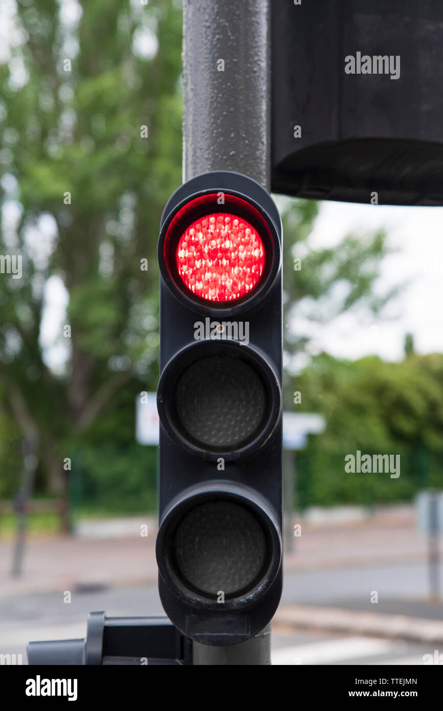 close-up of a red traffic light Stock Photo - Alamy