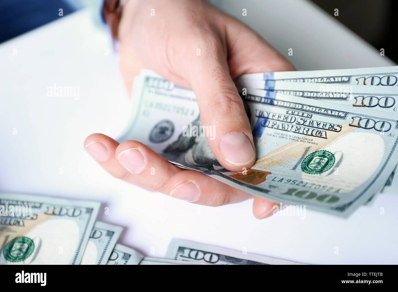 Hands counting money, close up Stock Photo - Alamy