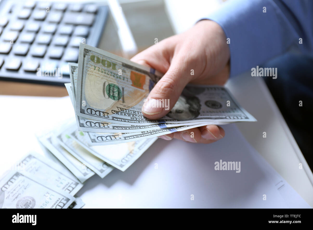 Hands counting money, close up Stock Photo - Alamy
