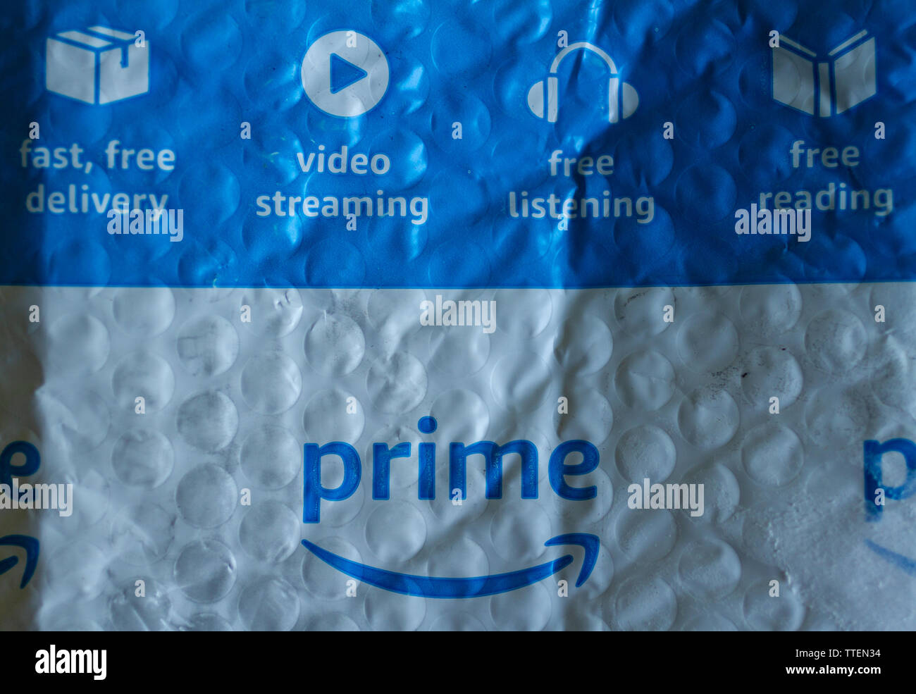 Amazon packaging bubble hi-res stock photography and images - Alamy