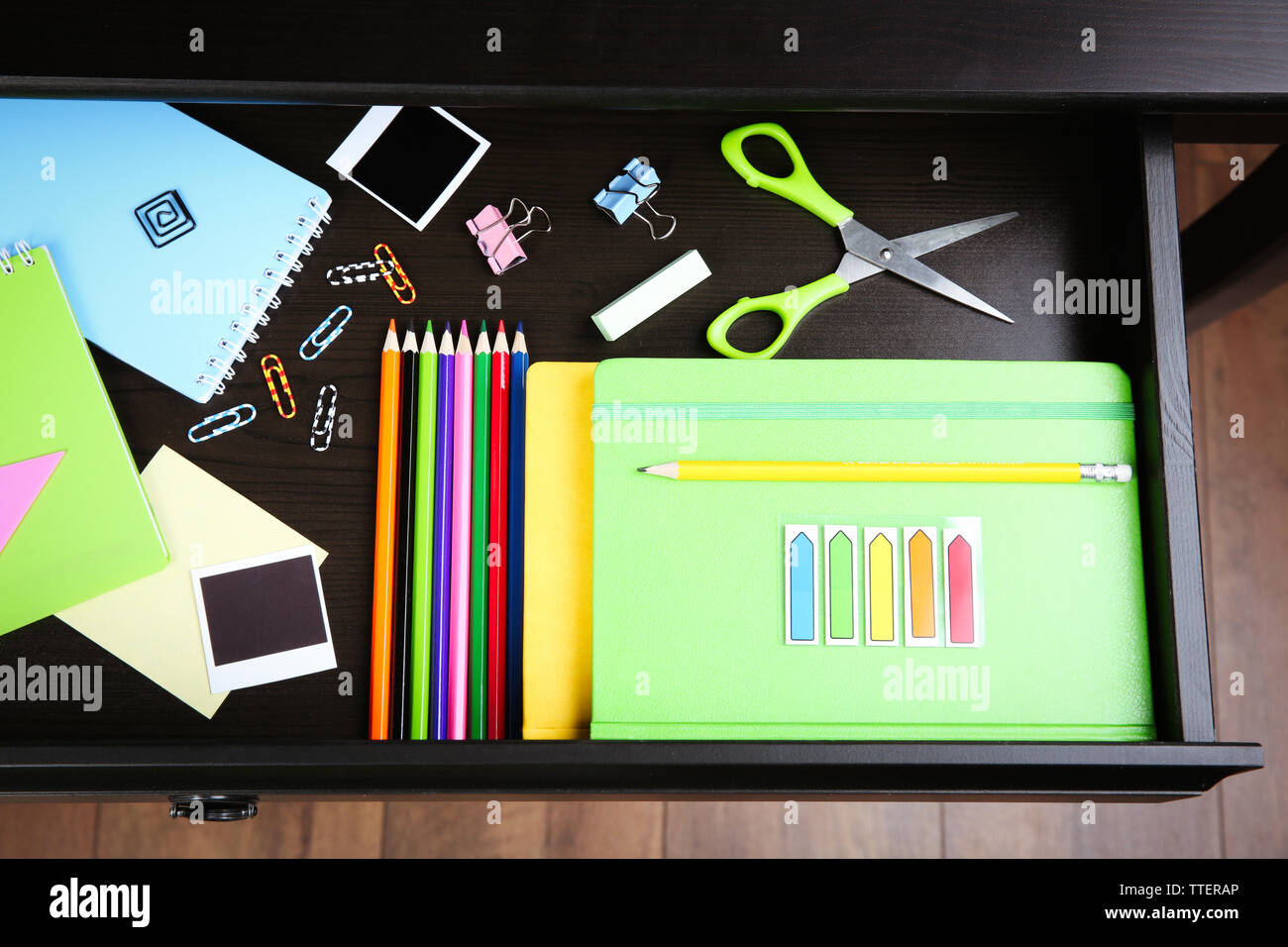 Open notebook green crayon hi-res stock photography and images - Alamy