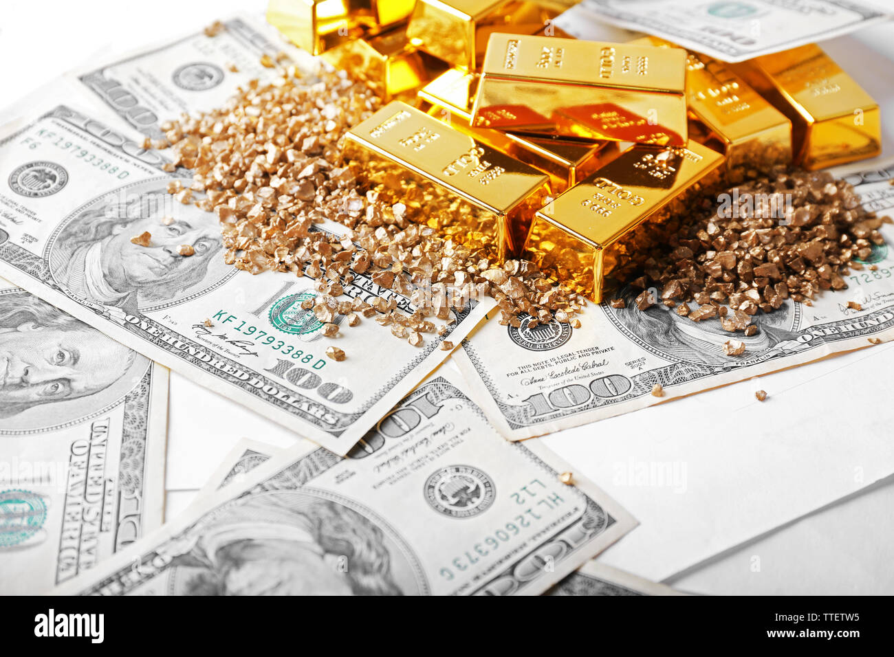 Pure gold nuggets hi-res stock photography and images - Alamy