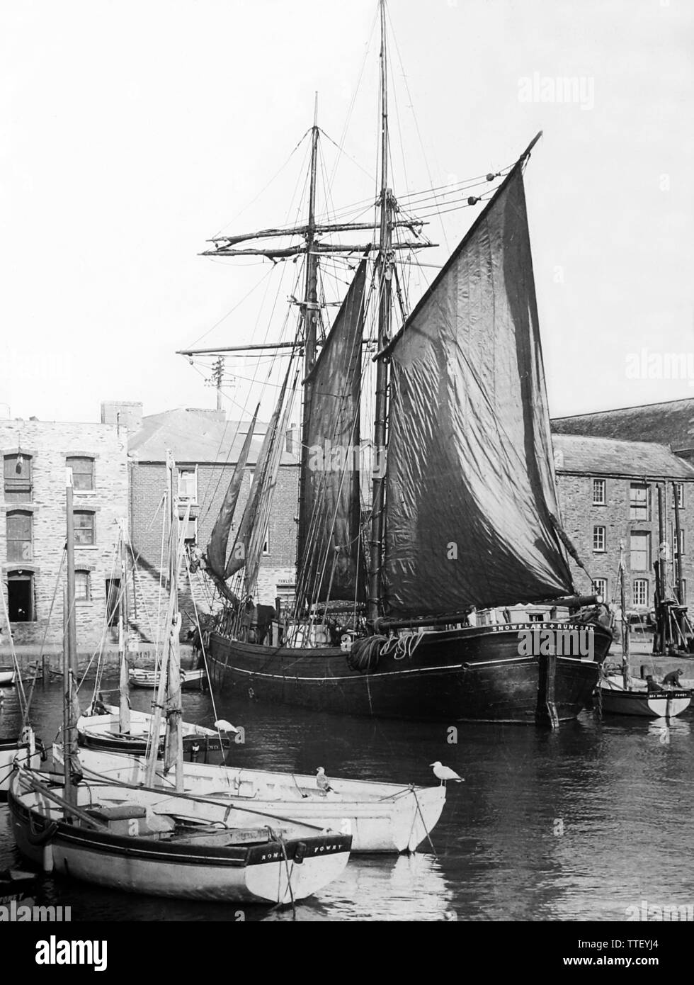 Runcorn boat hi-res stock photography and images - Alamy