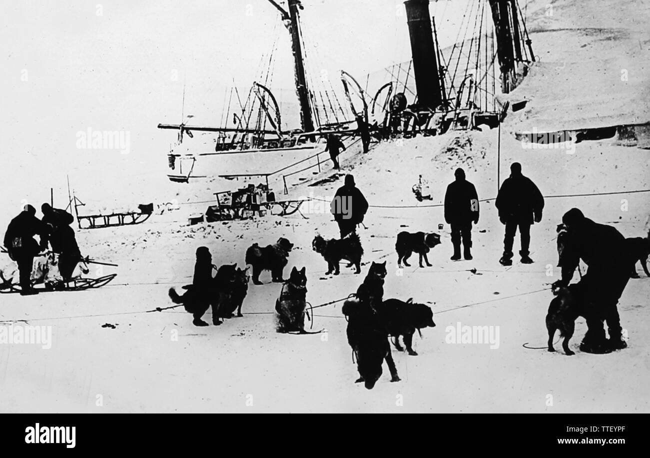 Icebound ship hi-res stock photography and images - Alamy