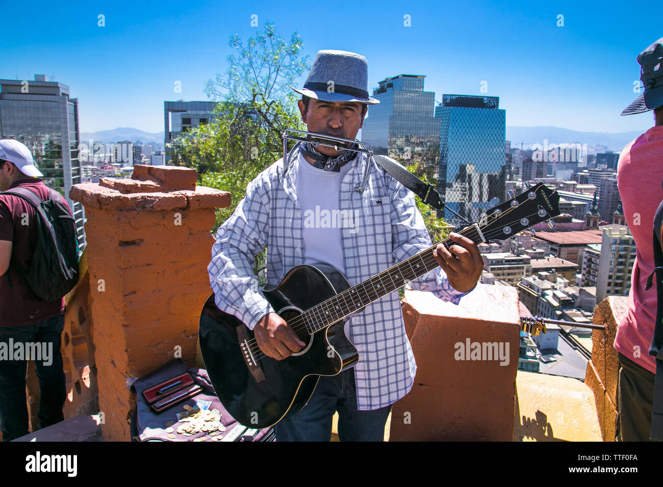 Man paying guitar hi-res stock photography and images - Alamy