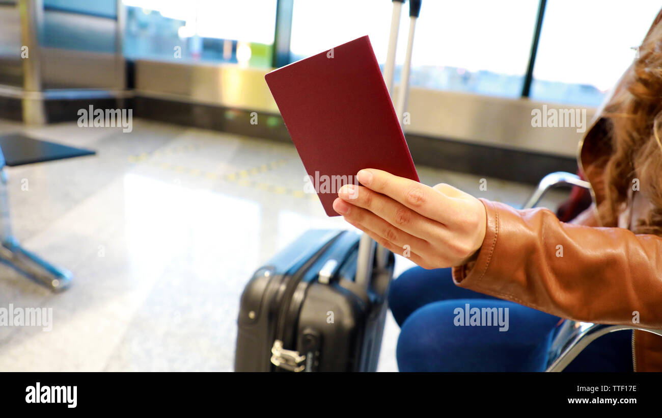 Female airport passport control hi-res stock photography and images - Alamy