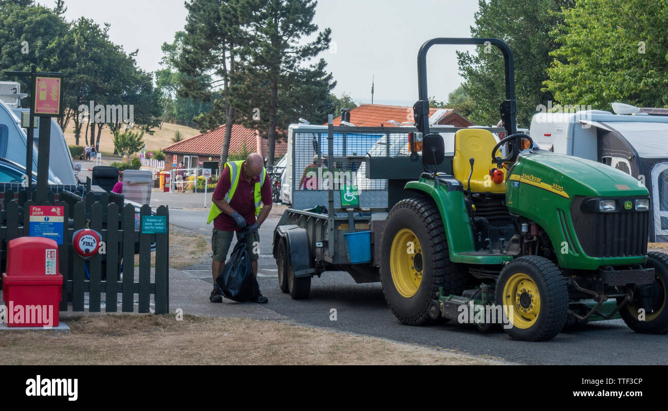 Tractor with caravan hi-res stock photography and images - Alamy