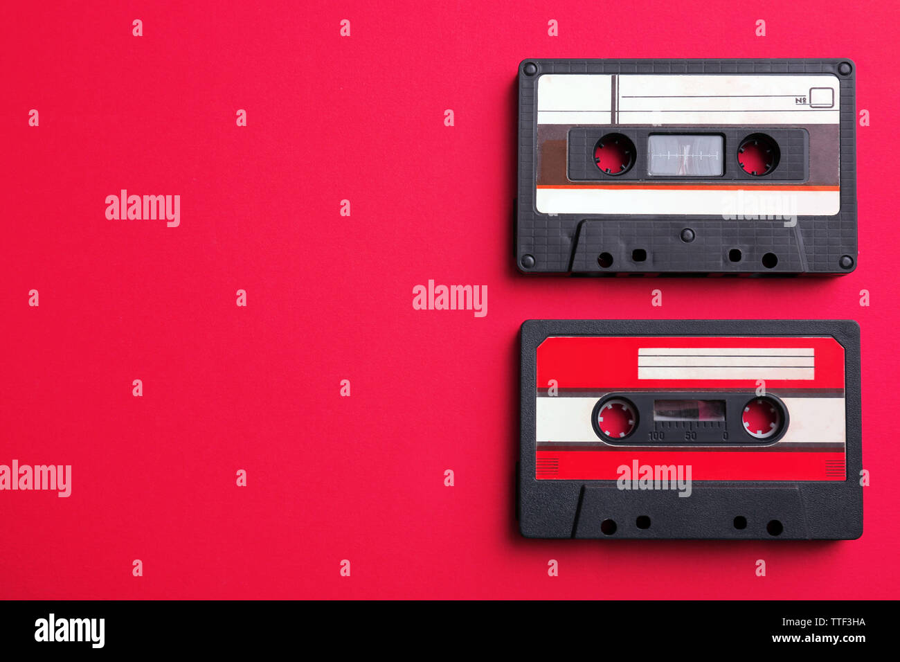 Old audio cassettes hi-res stock photography and images - Alamy