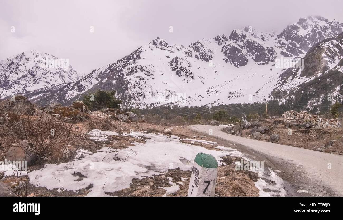 Rugged terrain hi-res stock photography and images - Alamy