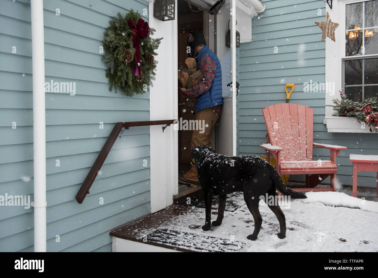 Person entering house hi-res stock photography and images - Alamy