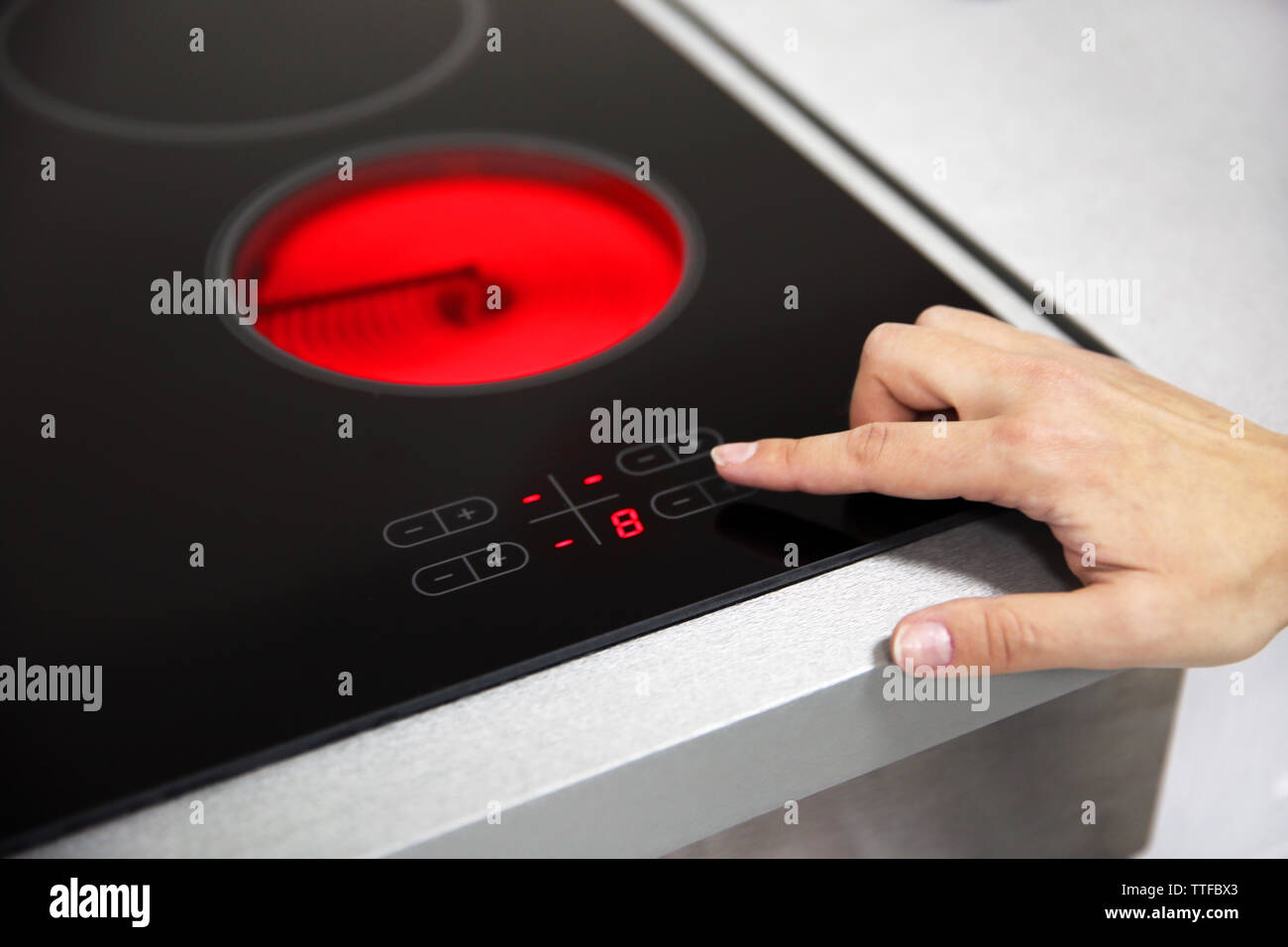 Hand turn stove hi-res stock photography and images - Alamy