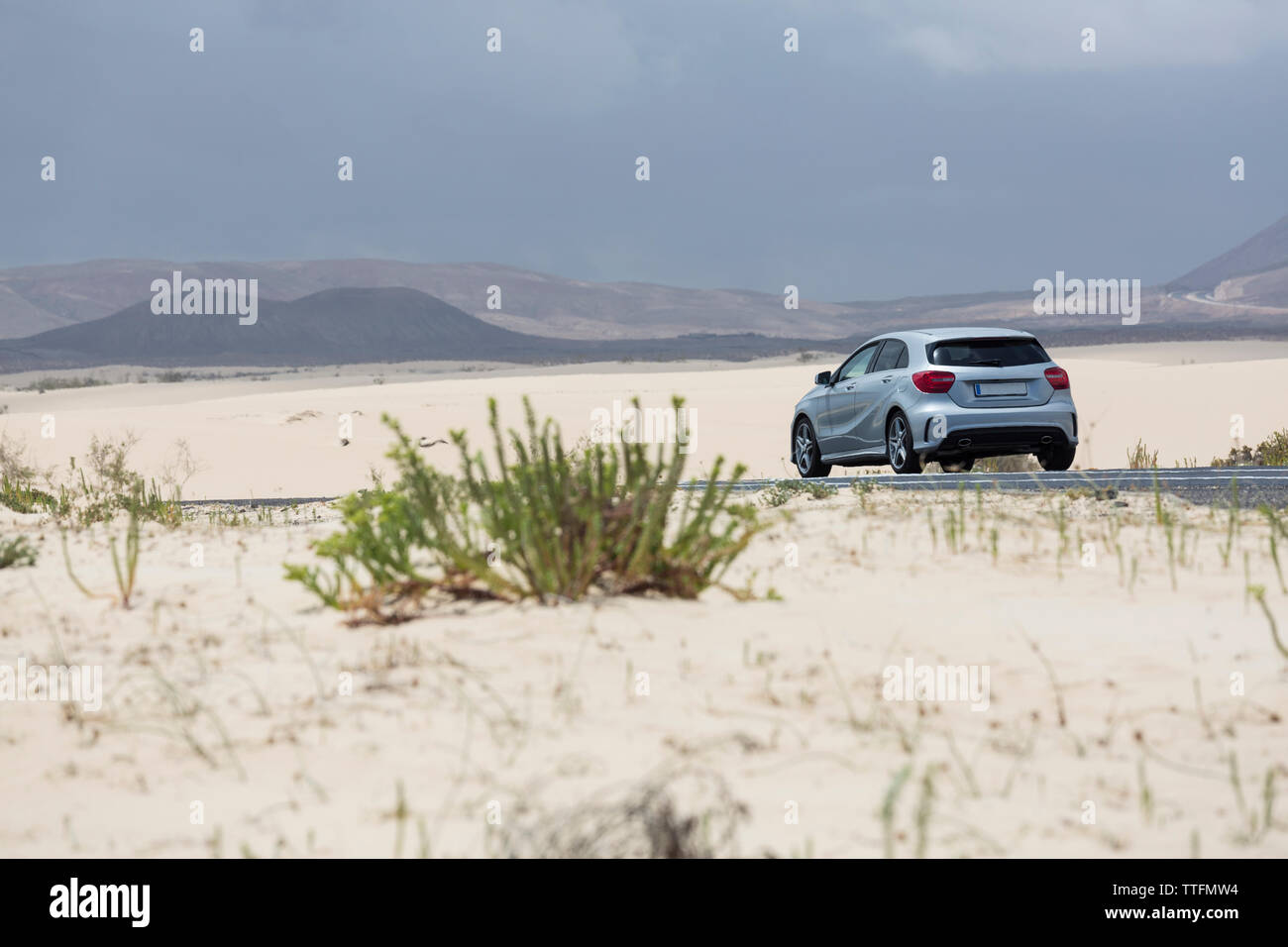 Car driving desert landscape hi-res stock photography and images - Alamy