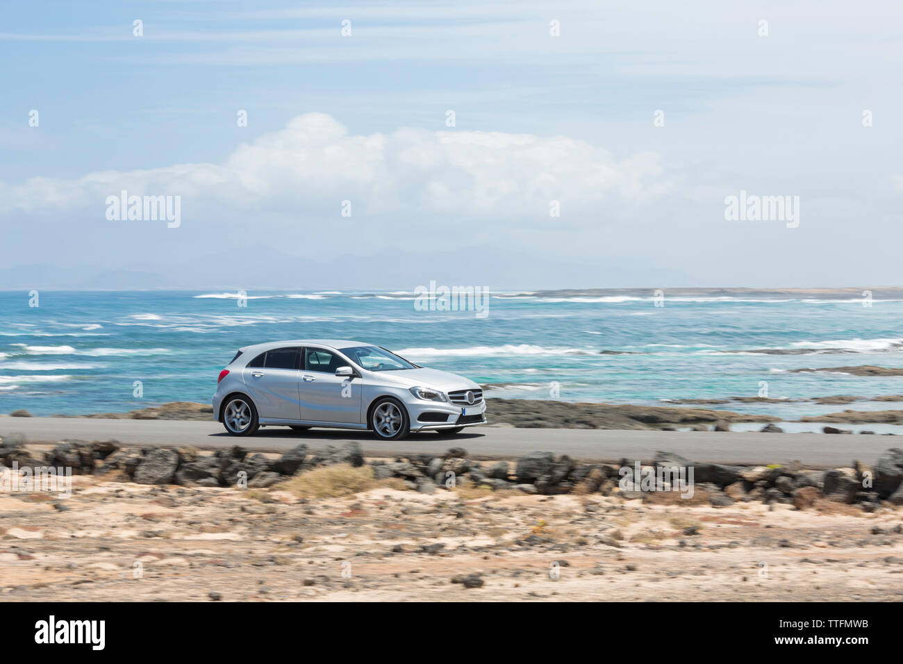 Grey car hi-res stock photography and images - Alamy