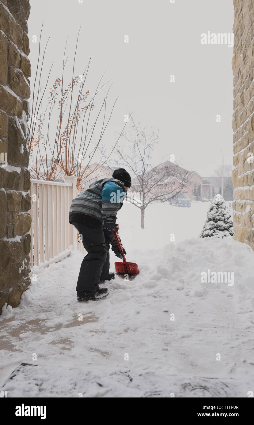 Snow shovel steps hi-res stock photography and images - Alamy