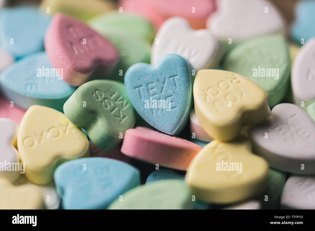 Candy hearts hi-res stock photography and images - Alamy