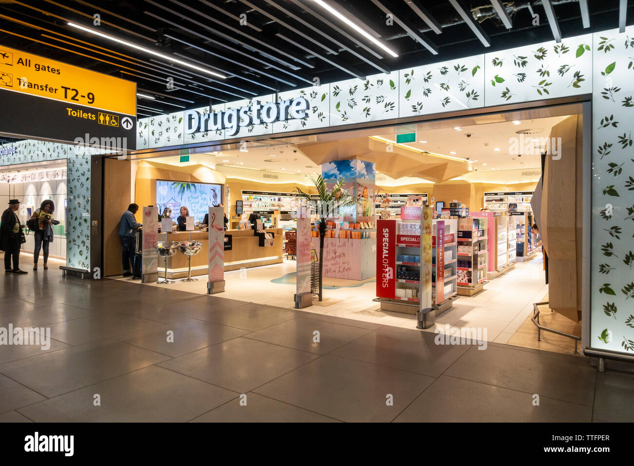 Pharmacy shop amsterdam hi-res stock photography and images - Alamy