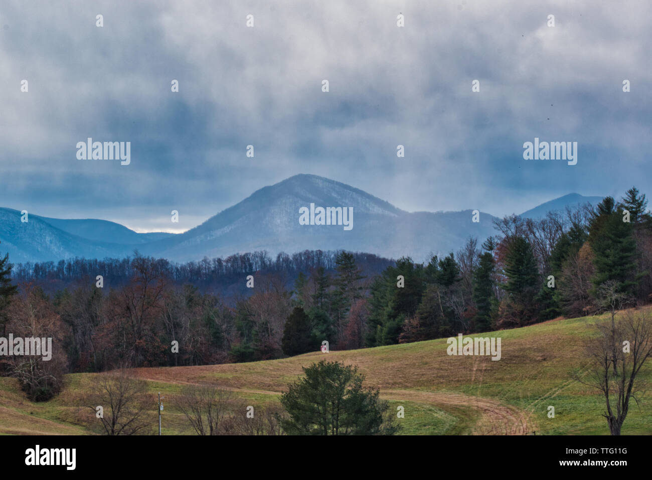 Blue ridge mountains nature natural scenery hi-res stock photography ...