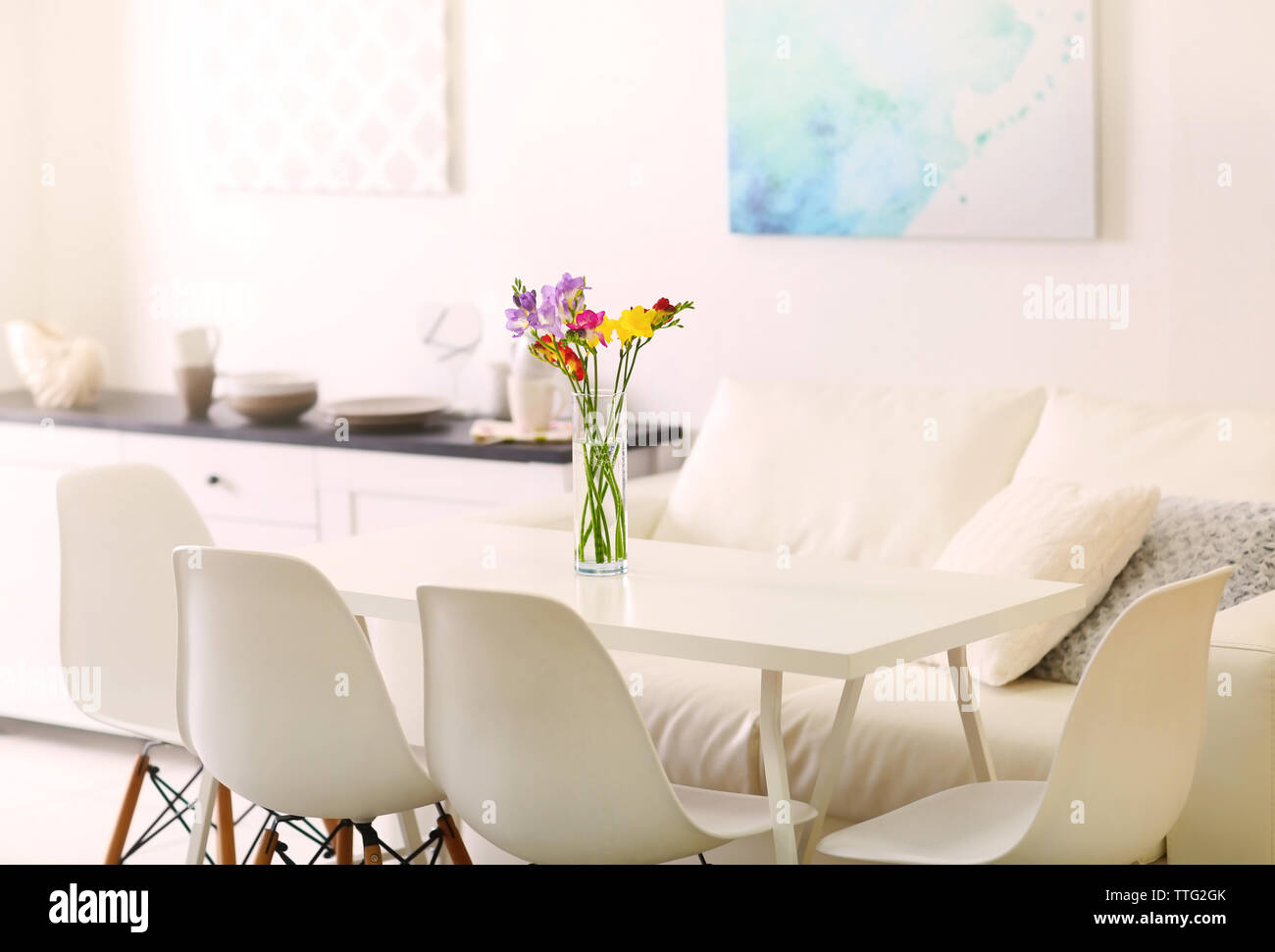 Beautiful comfortable modern interior with table and chairs Stock Photo ...
