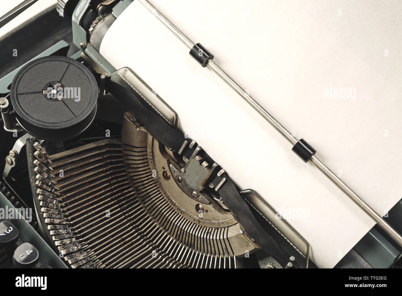 Old typewriter with paper, close up Stock Photo - Alamy