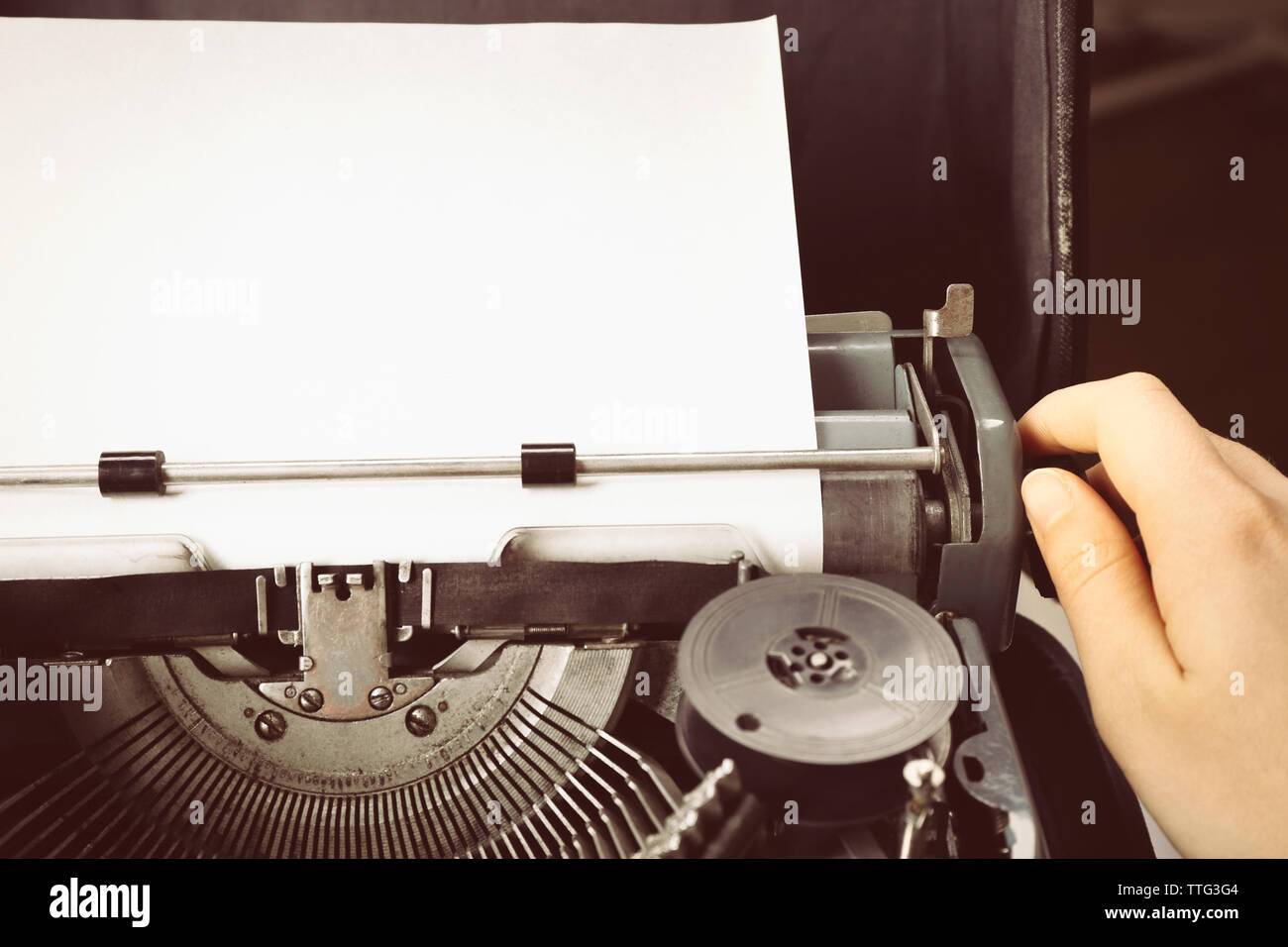 Vintage typewriter human hand hi-res stock photography and images - Alamy