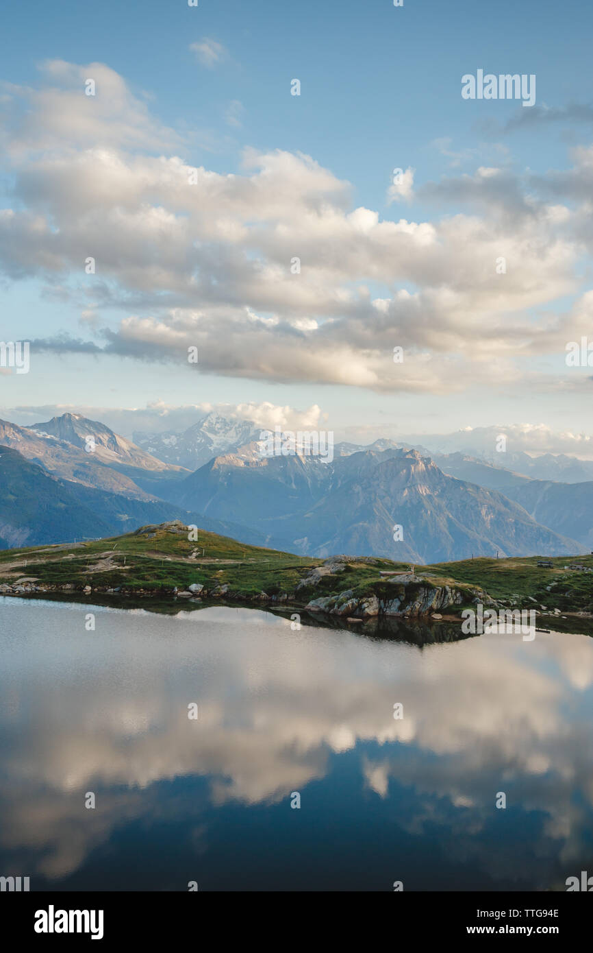 Reflects the sky hi-res stock photography and images - Alamy