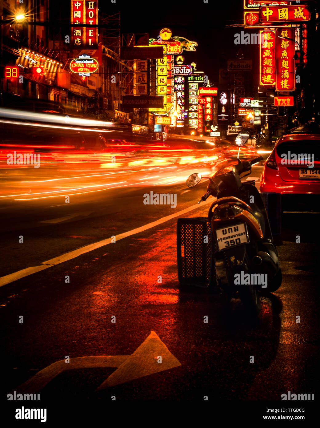 Bangkok chinatown neon lights hi-res stock photography and images - Alamy