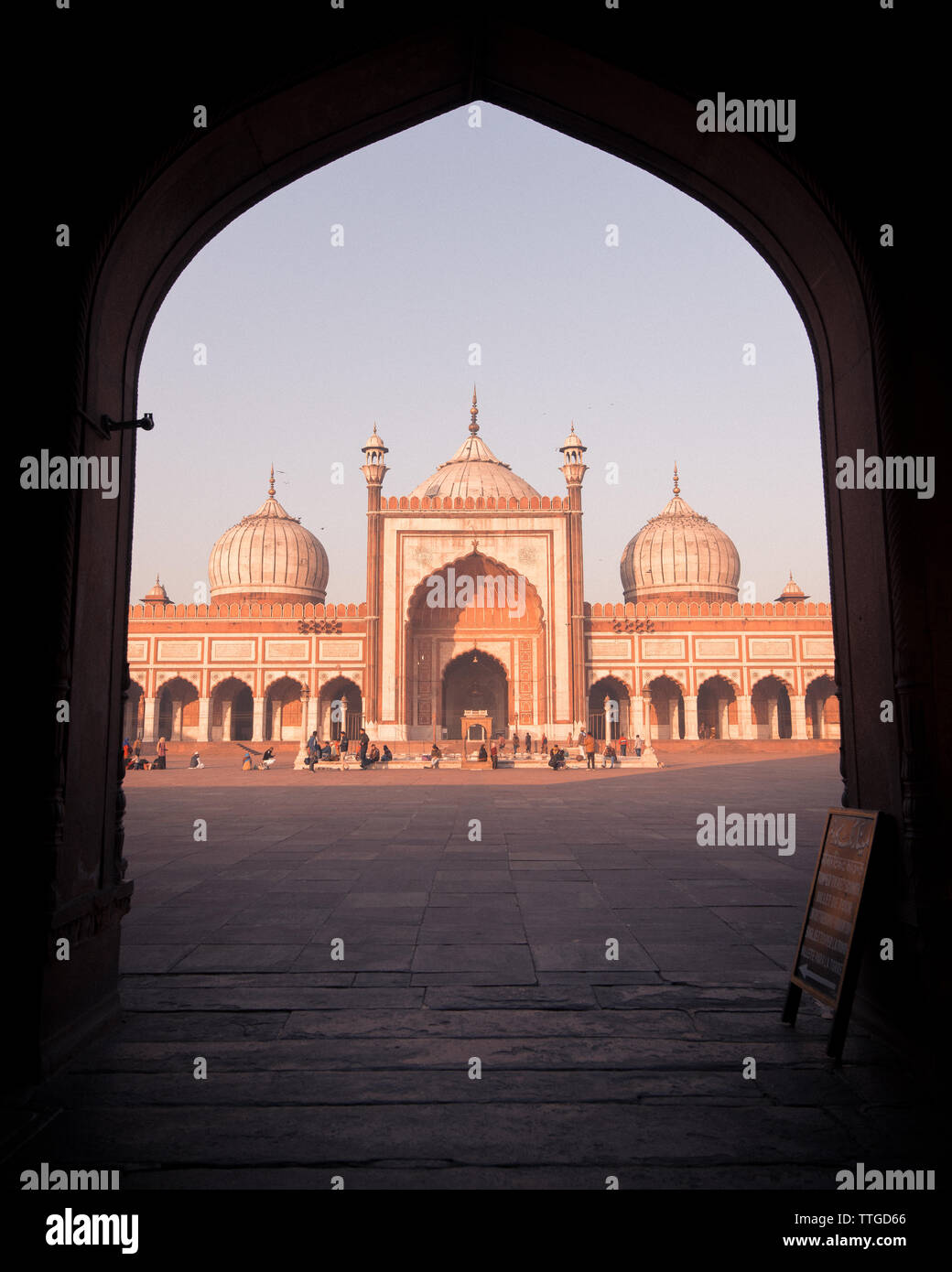 Archway framing hi-res stock photography and images - Alamy