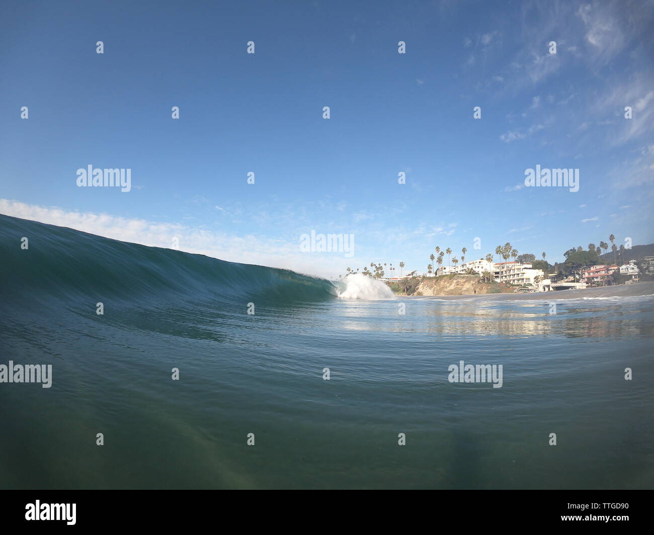 Beach ocean wave sunrise crashing hi-res stock photography and images ...